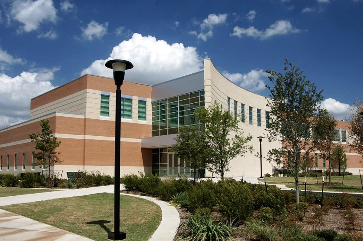 UNT Athletic Facility Campus Tour | Campus Visits | 2aDays News