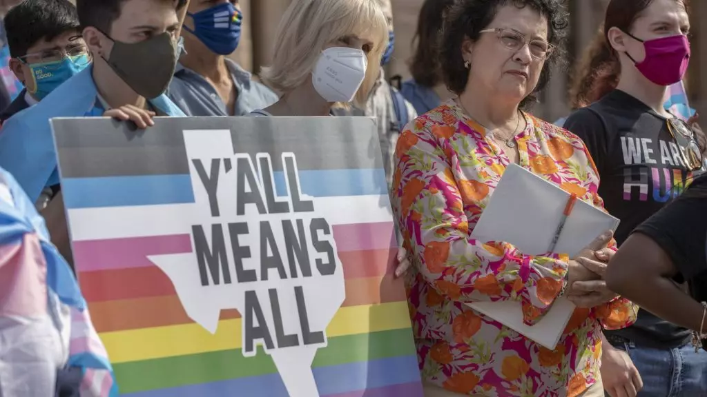 Texas Transgender Bill: What Do You Think? | 2aDays News