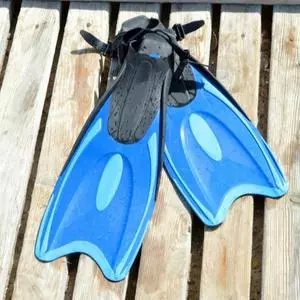 17 Swim Bag Must Haves | 2aDays News