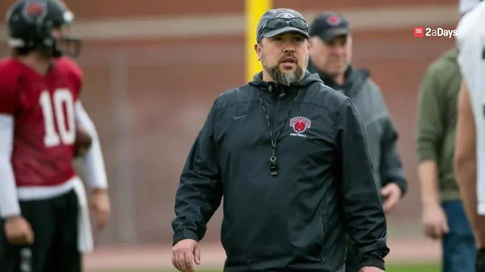 Hawaii Offensive Coordinator Coach Ian Shoemaker Offers Recruiting ...